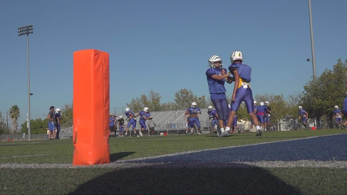 Lincoln's 'Fighting Zebras' face off in football game against Auburn's ...