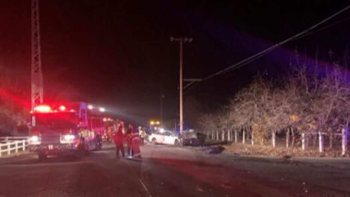Crash near Riverbank leaves 1 dead, 6 injured | abc10.com
