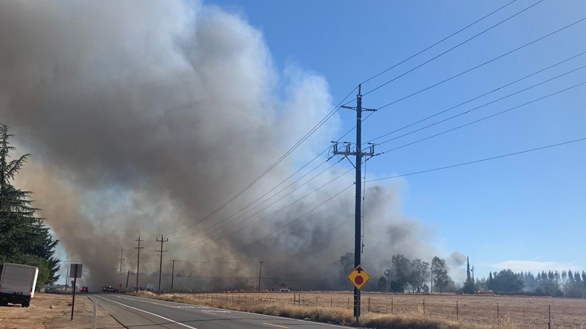 Sac Metro Fire battle grass fire near Gerber and Exelsior Roads | abc10.com