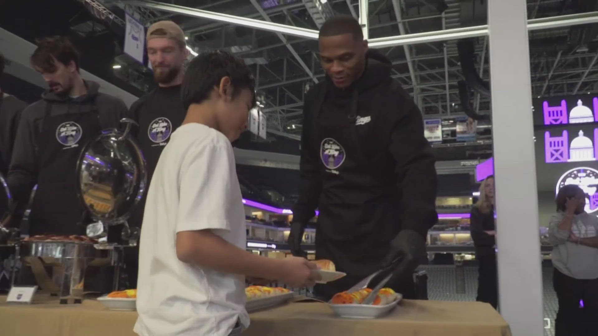 Sacramento Kings and Raley’s kick off holidays with “Eat Like a King ...