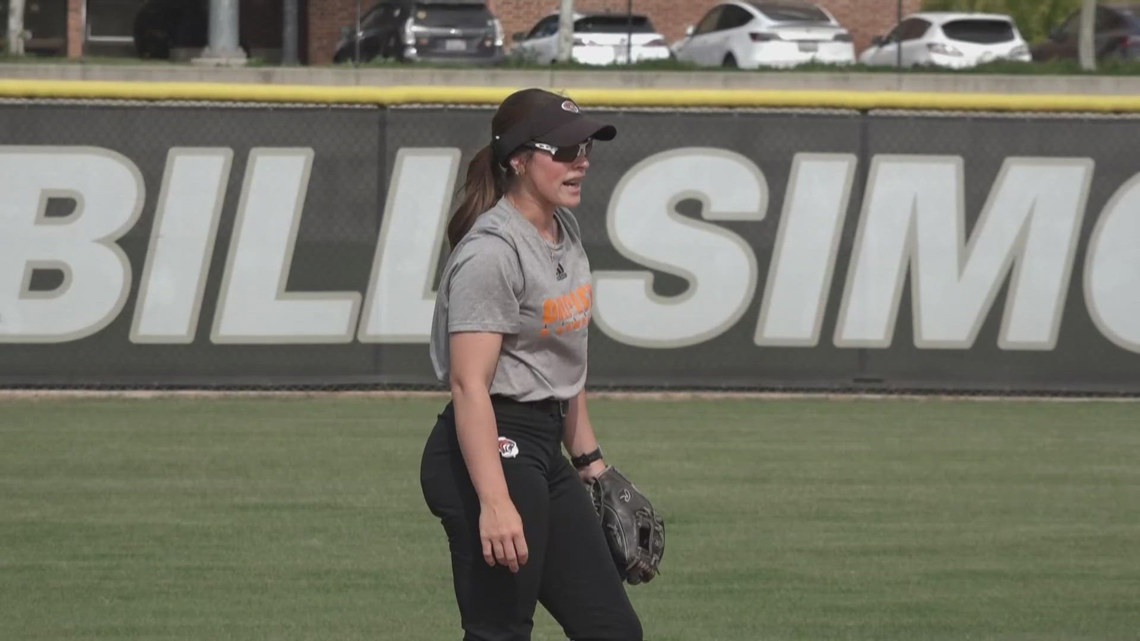 Pacific's Amanda Bricker inspires as deaf softball player | abc10.com
