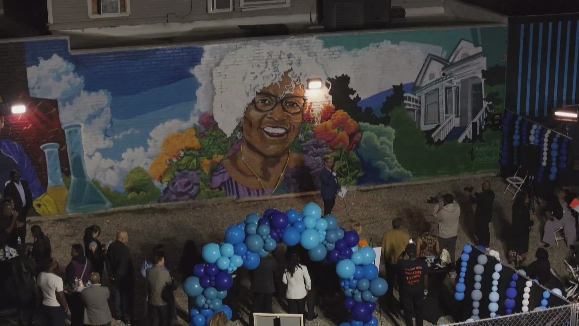 Sacramento mural pays tribute to business leader and advocate Azizza ...
