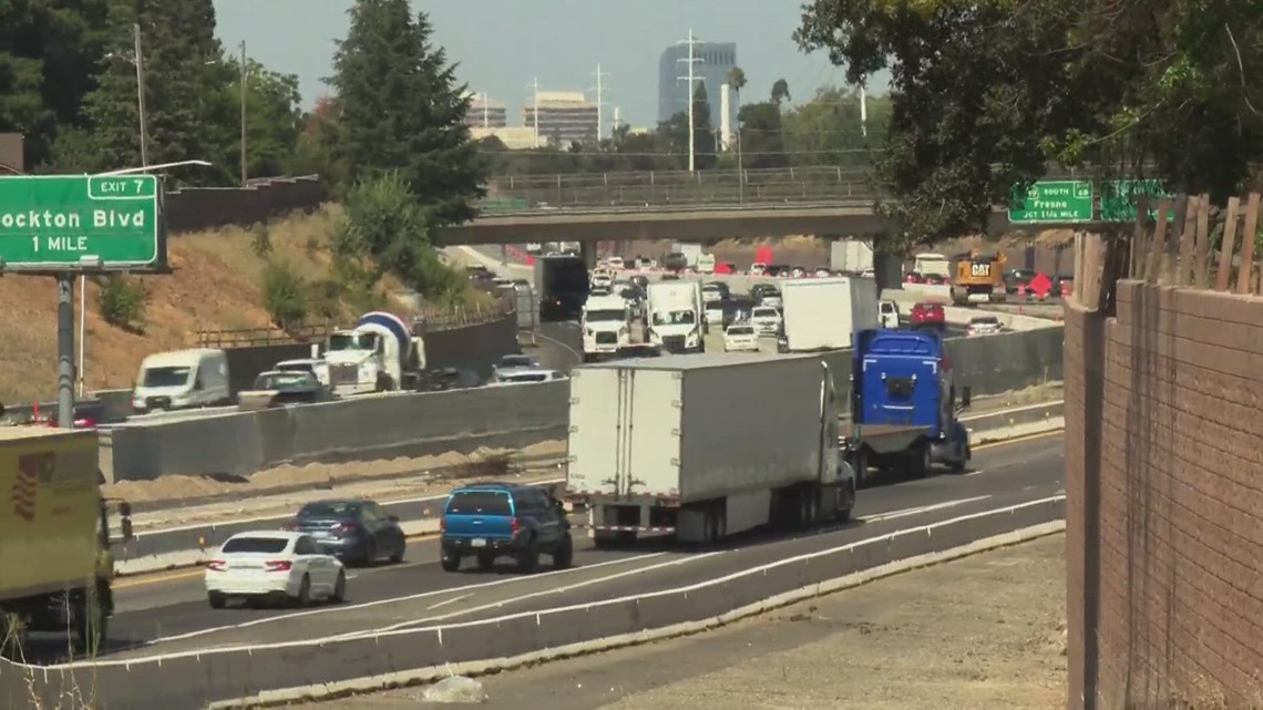 New traffic split on WB Highway 50 adds to driver confusion | abc10.com