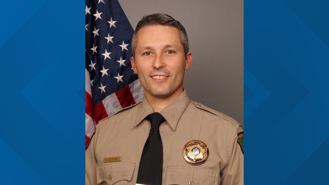 Sacramento parks ranger helps stop library knife attack suspect | abc10.com