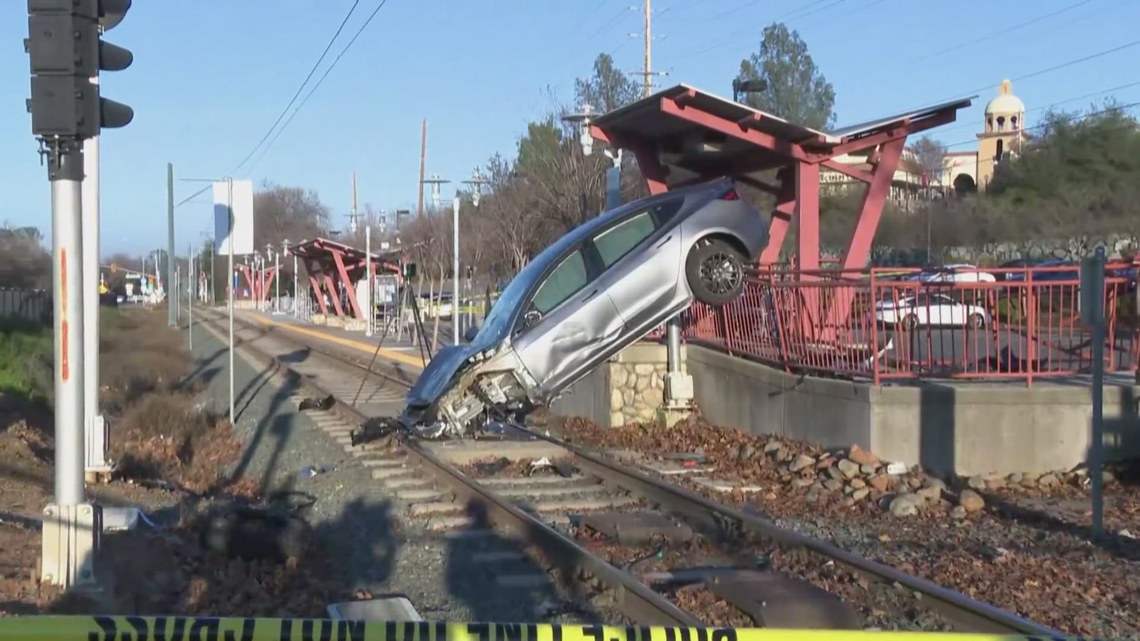 1 dead, 1 injured after pedestrian crash at Folsom light rail station ...