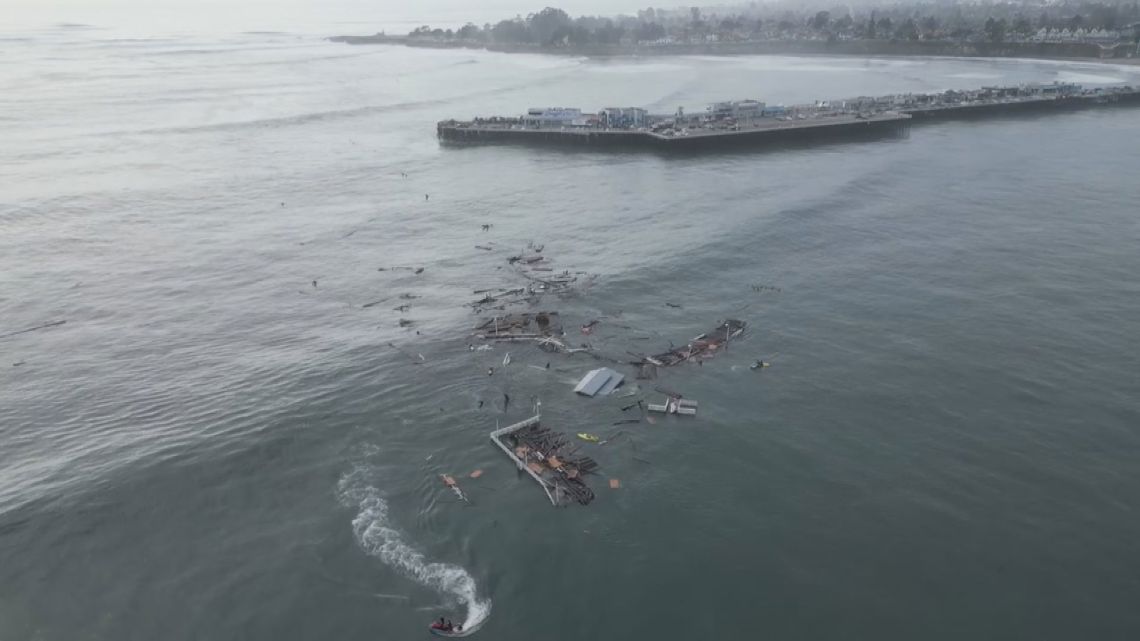 3 people fall into water after Santa Cruz Wharf collapses | abc10.com