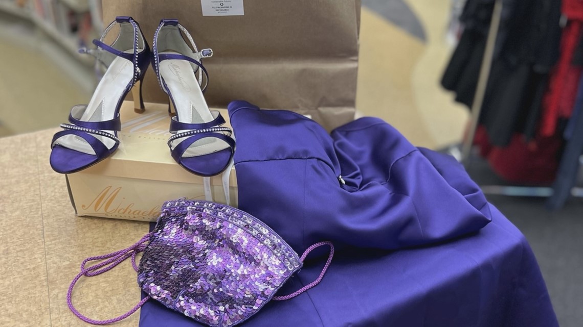 Fire prom dresses being given away by Sacramento Public Library | abc10.com