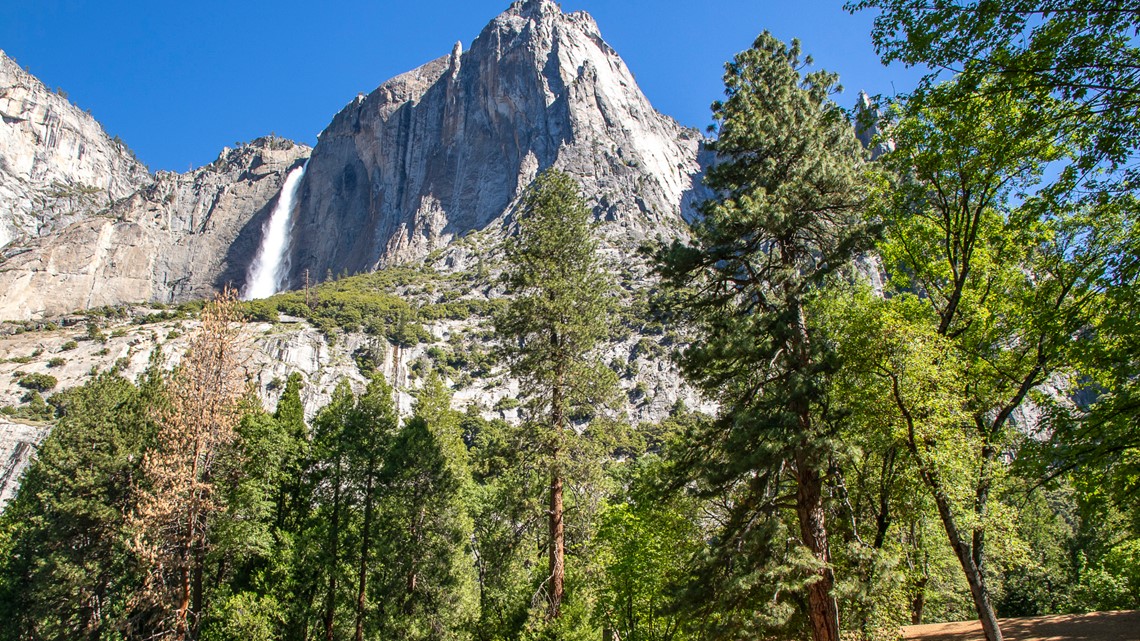 Rockslide kills two people at entrance to Yosemite National Park ...