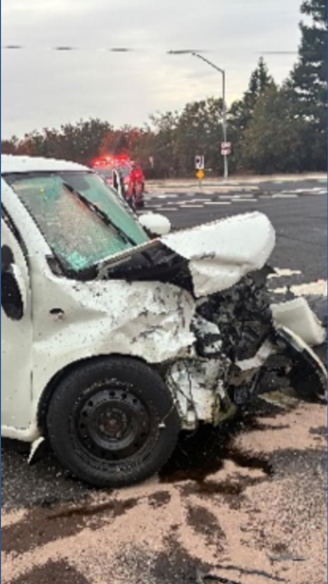 Bystanders perform CPR on crash victim in Modesto | abc10.com