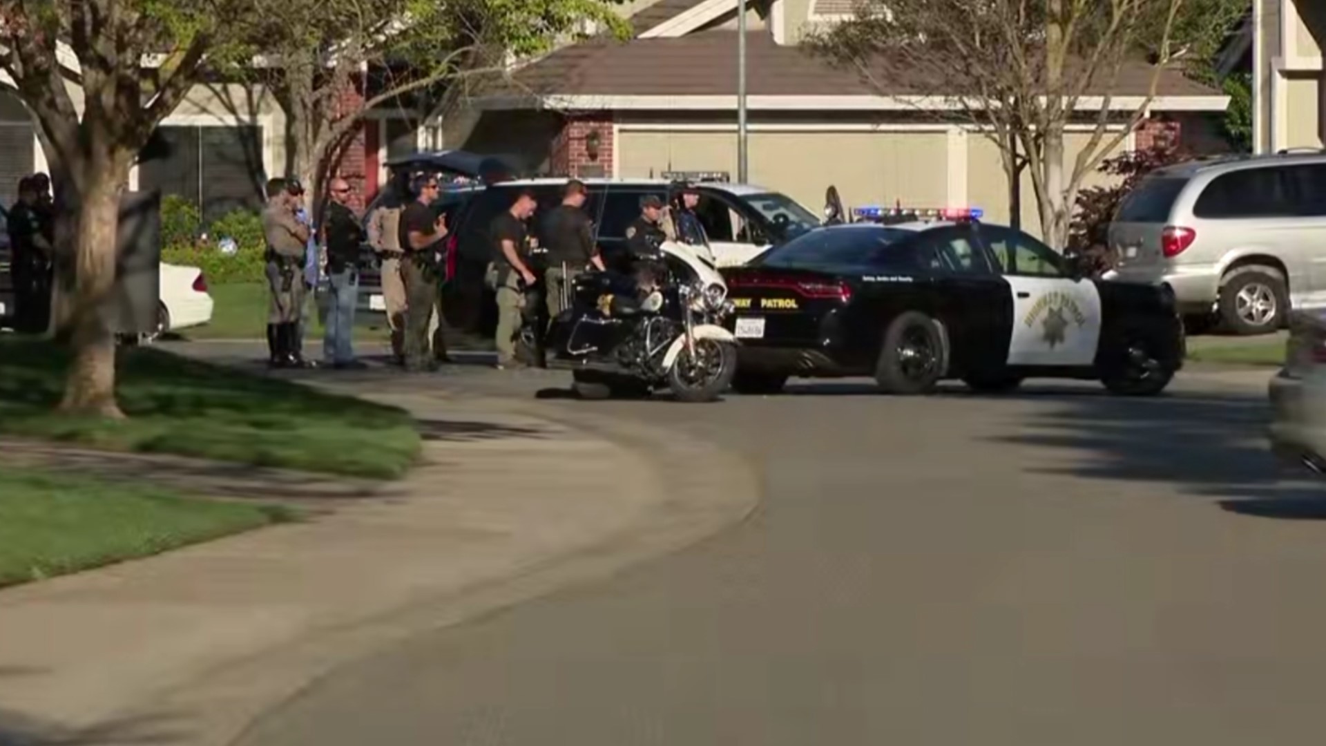 Gold River standoff with CHP chase suspect | abc10.com