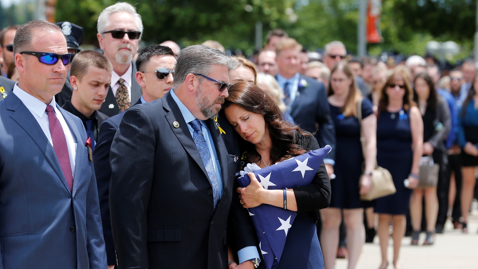 Sacramento Police Officer Tara O'Sullivan's memorial procession through ...