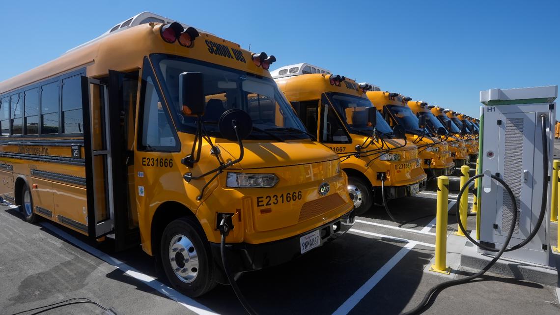California invests $500M in 1,000 electric school buses | abc10.com