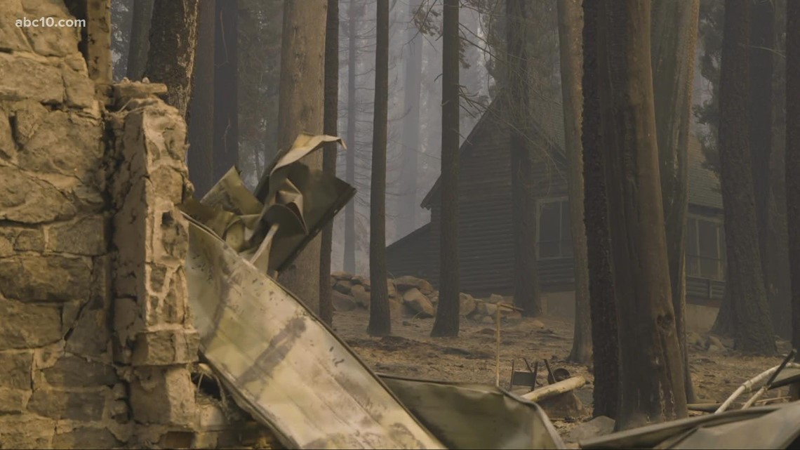 California Wildfires: Firefighters defend Christmas Valley as Caldor ...