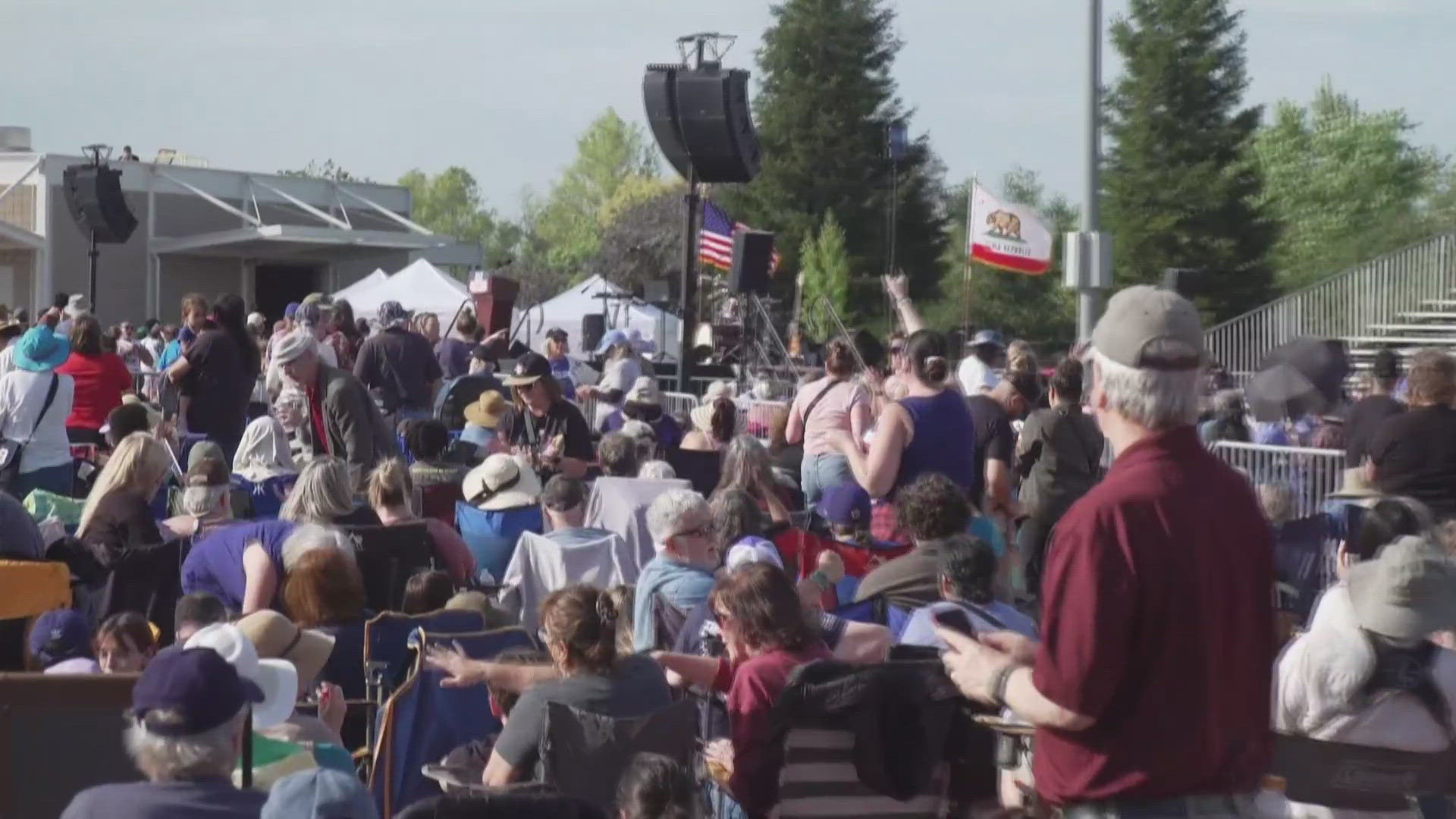 Bernie Sanders, Alexandria Ocasio-Cortez rally draws massive crowd in ... Bernie Sanders, Alexandria Ocasio-Cortez rally draws massive crowd in ...