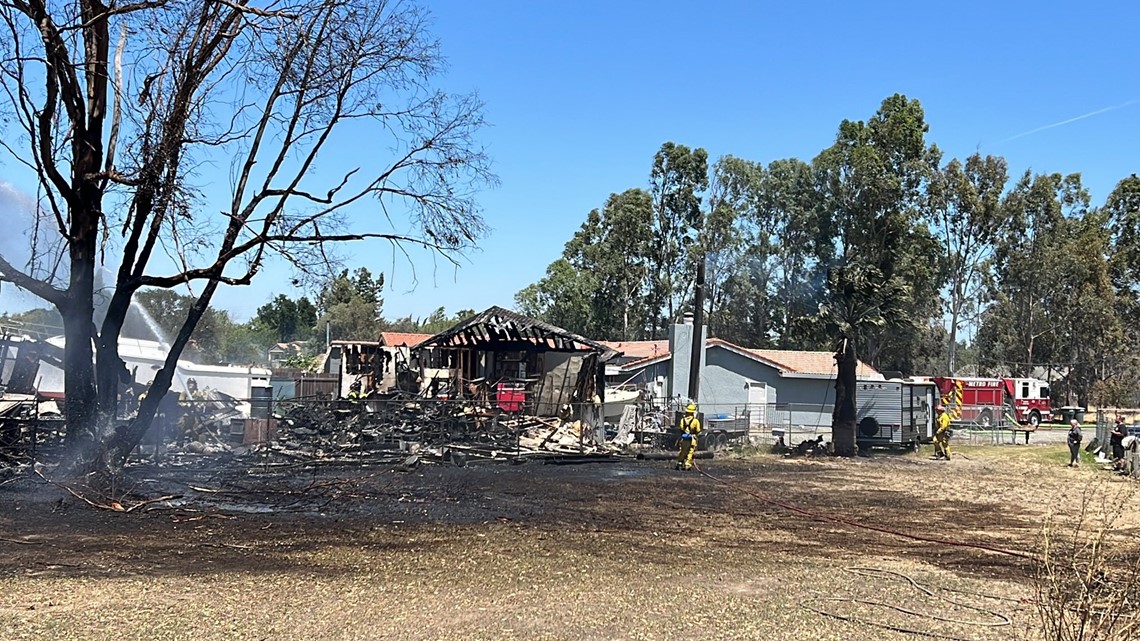 Rio Linda fire destroys one large building | abc10.com
