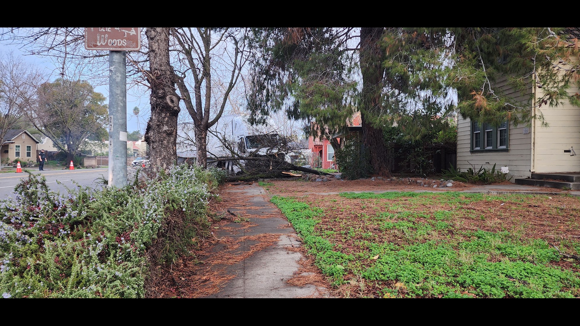 Stockton: Road closed due to jackknifed big rig | abc10.com