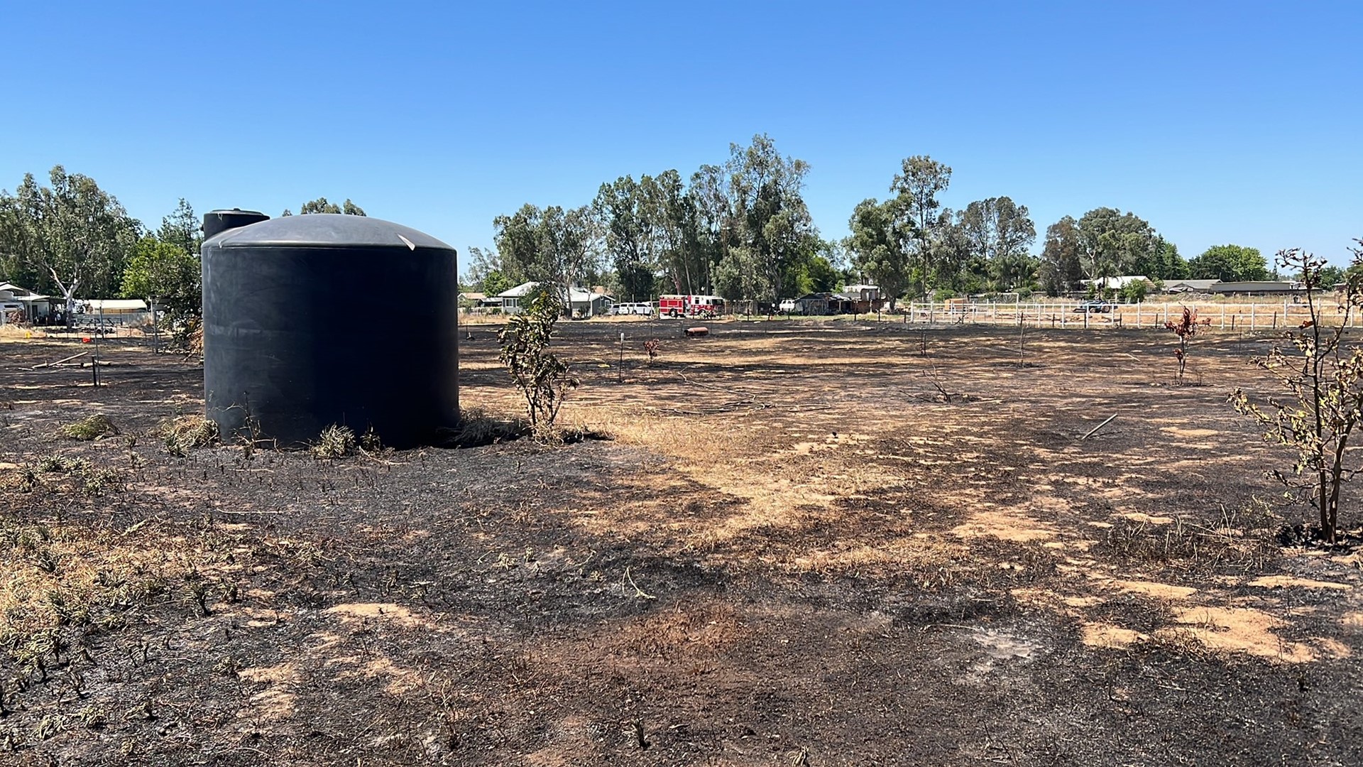 Rio Linda fire destroys one large building | abc10.com