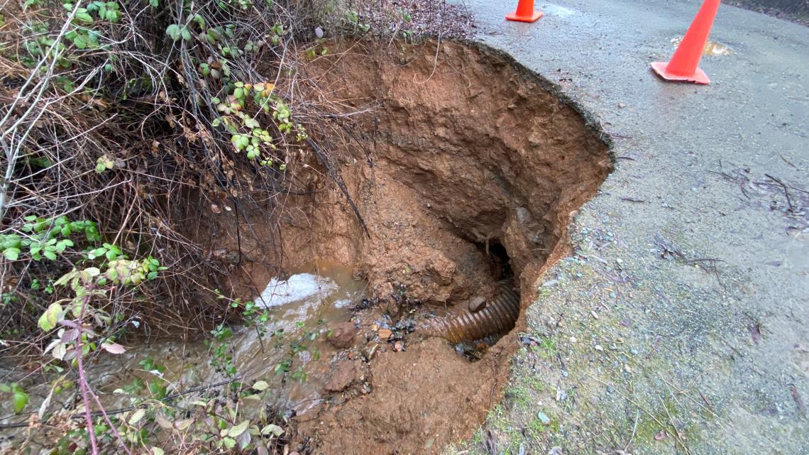 Rain causes flooding and sinkhole issues in Valley and Foothills ...