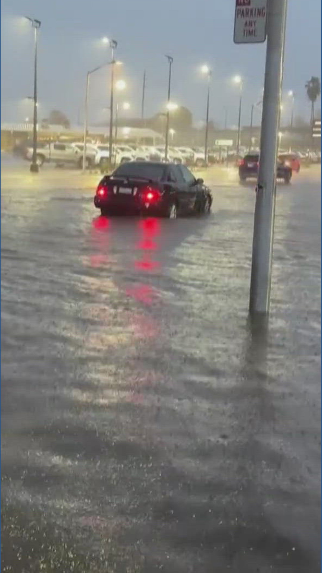 At least 1 dead as storms cause flash flooding in Northern California ...