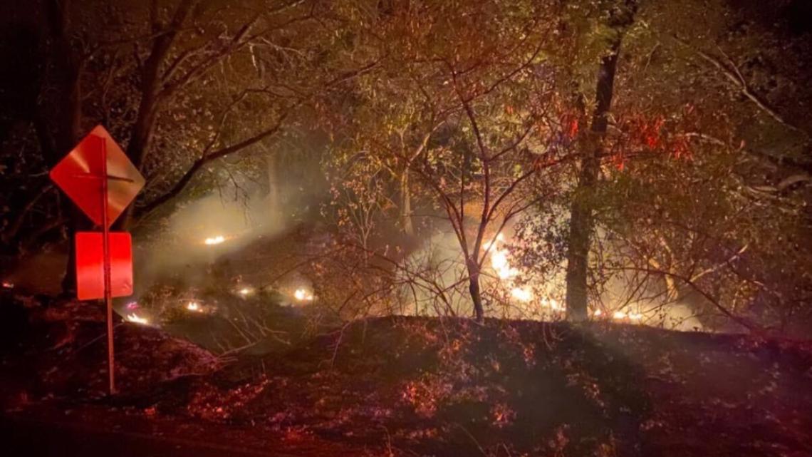 Fairfield firefighters battle Mountain Meadow Fire | abc10.com