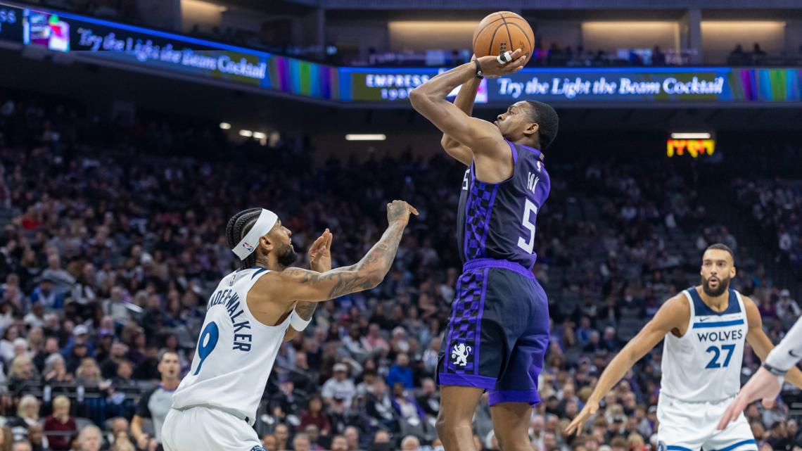 Kings lose in OT despite Fox's record-setting performance | abc10.com