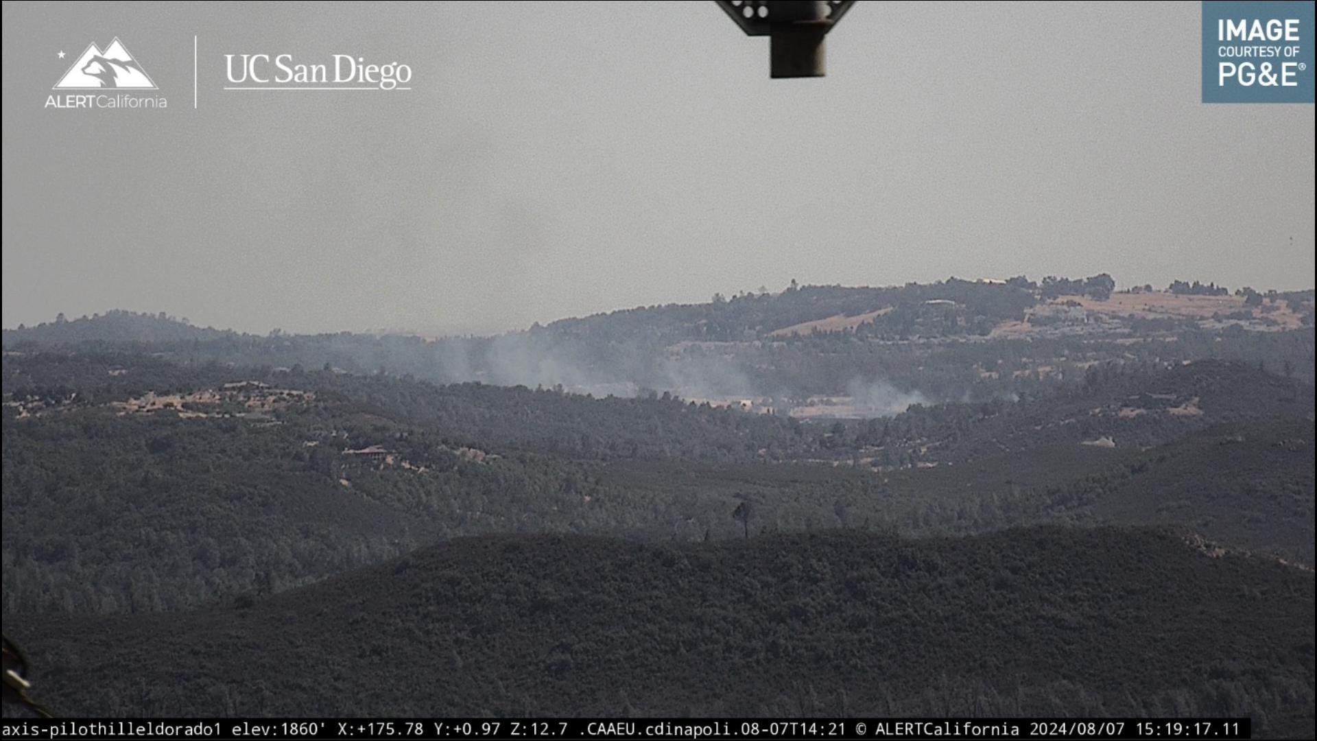 Silver Fire in El Dorado County: Wildfire threatens structures | abc10.com