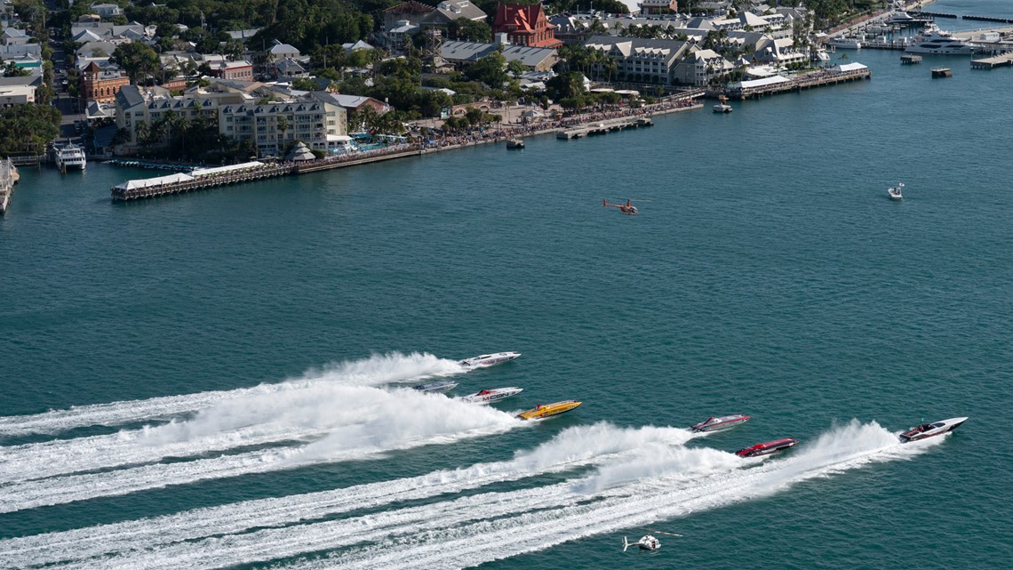 Man dies jumping off boat to catch football in Florida Keys | abc10.com