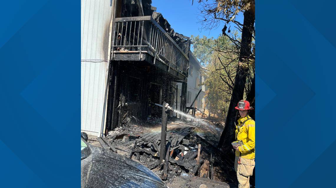 Fire crews battle apartment fire in Arden-Arcade | abc10.com