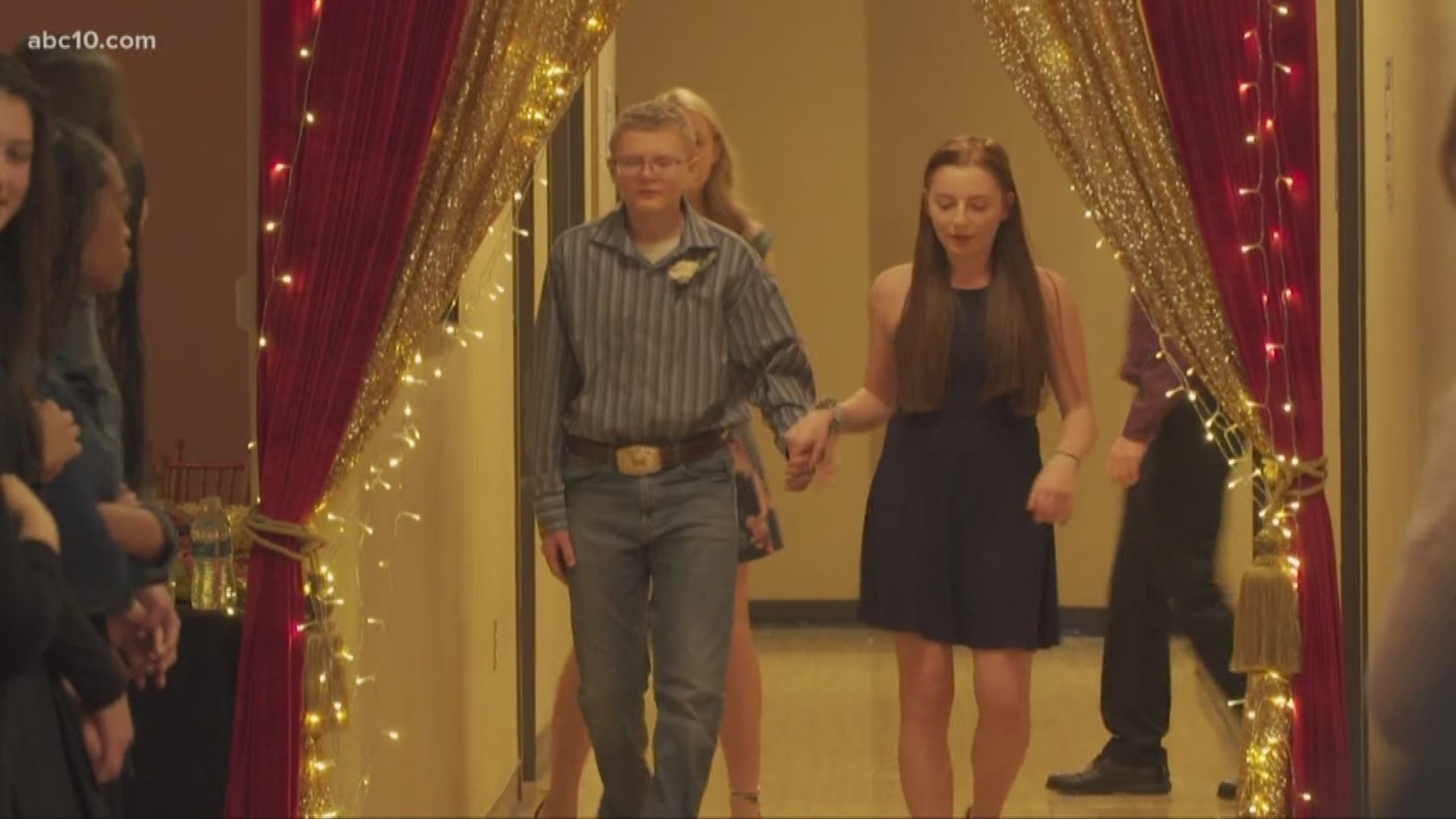 Students treated like 'royalty' at special needs prom in Elk Grove ...