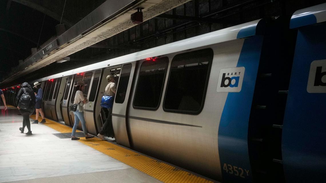 San Francisco commuters face train delays following BART's software upgrade glitch | abc10.com