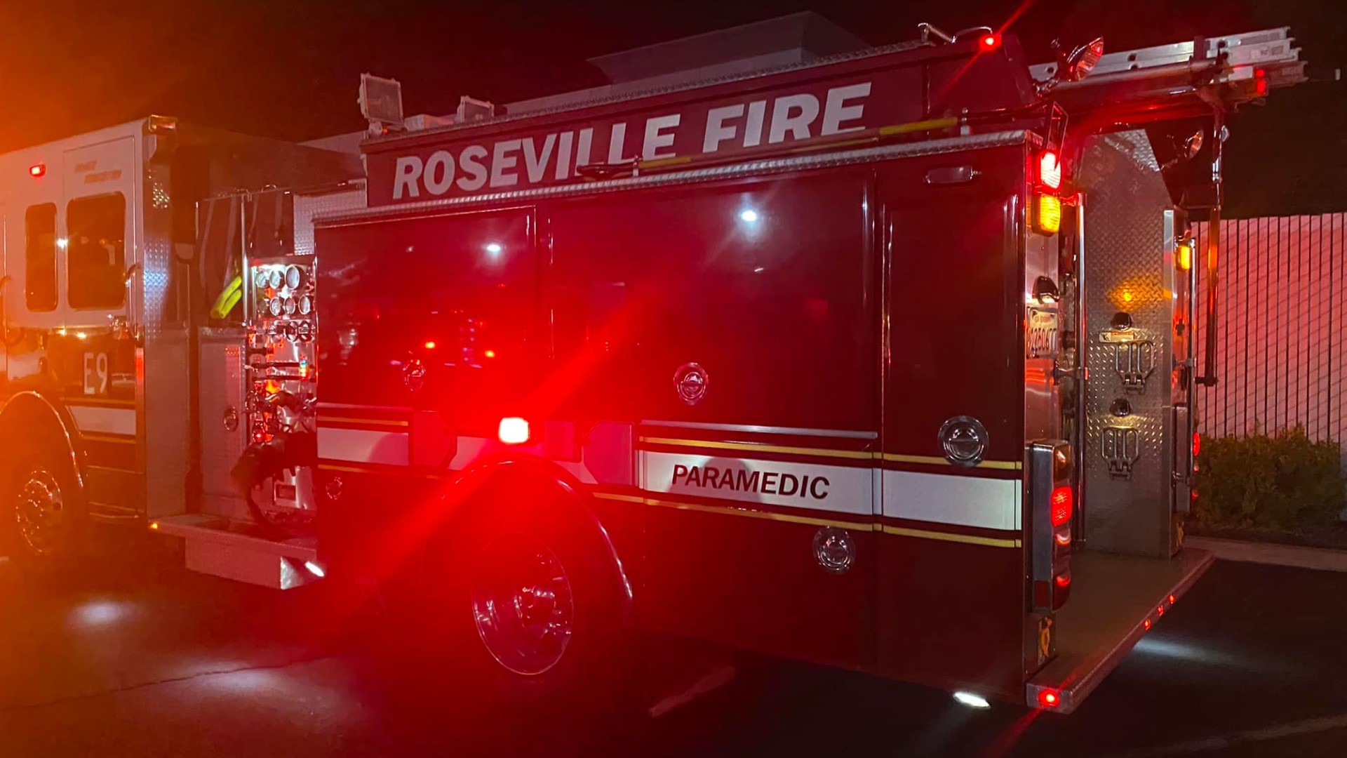 Roseville fire:Minimal damage after fire at party supply business ...