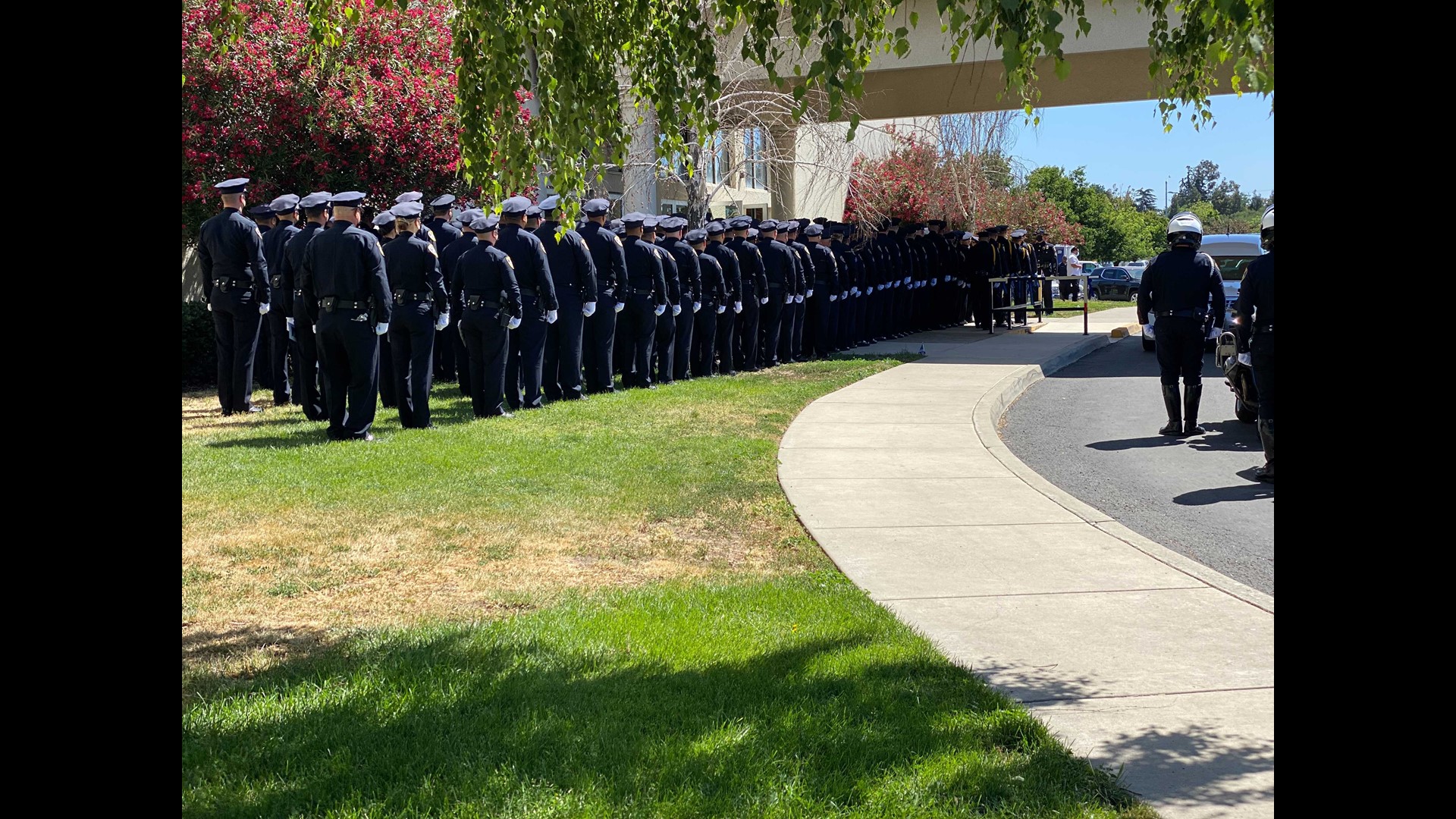 Memorial service and procession for Officer Jimmy Inn | abc10.com