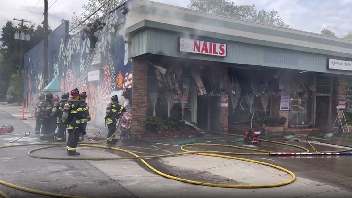 Firefighters battle nail salon fire in Land Park | abc10.com