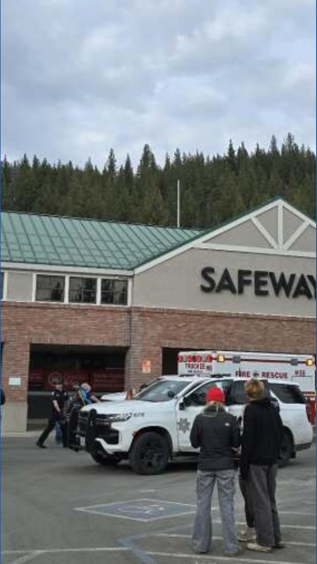 Man arrested after crash injures 4 people at Truckee Safeway | abc10.com