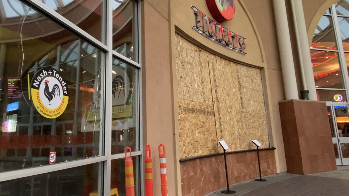 Downtown Stockton business windows damaged by vandal | abc10.com