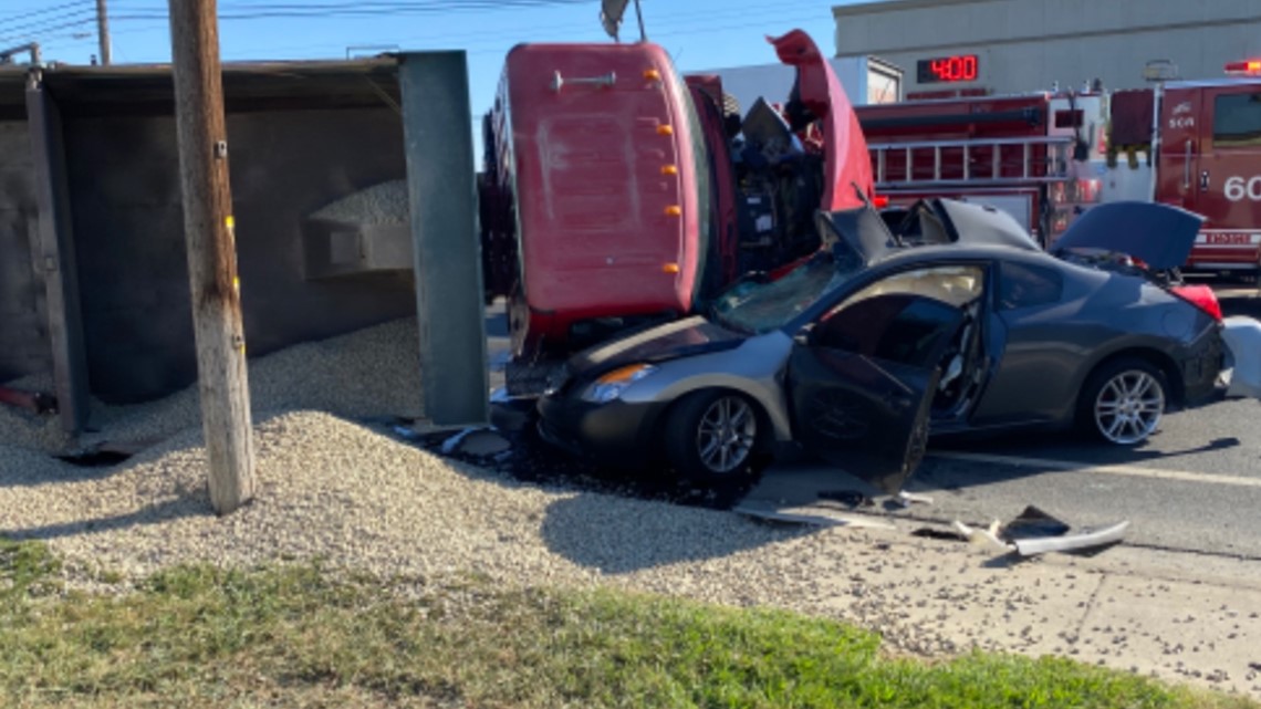 Dump truck accident in Sacramento sends 2 to hospital | abc10.com