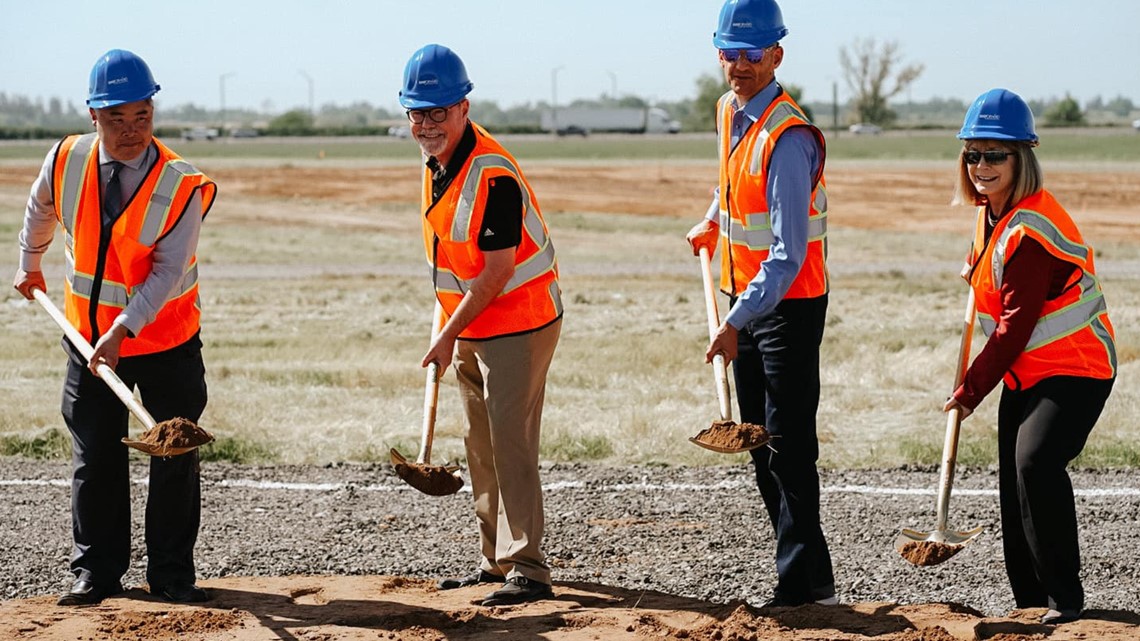 Crews break ground on new SMF extension project | abc10.com