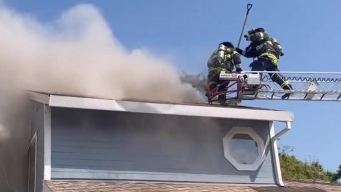 Sacramento firefighter injured fighting 2-story house fire | abc10.com