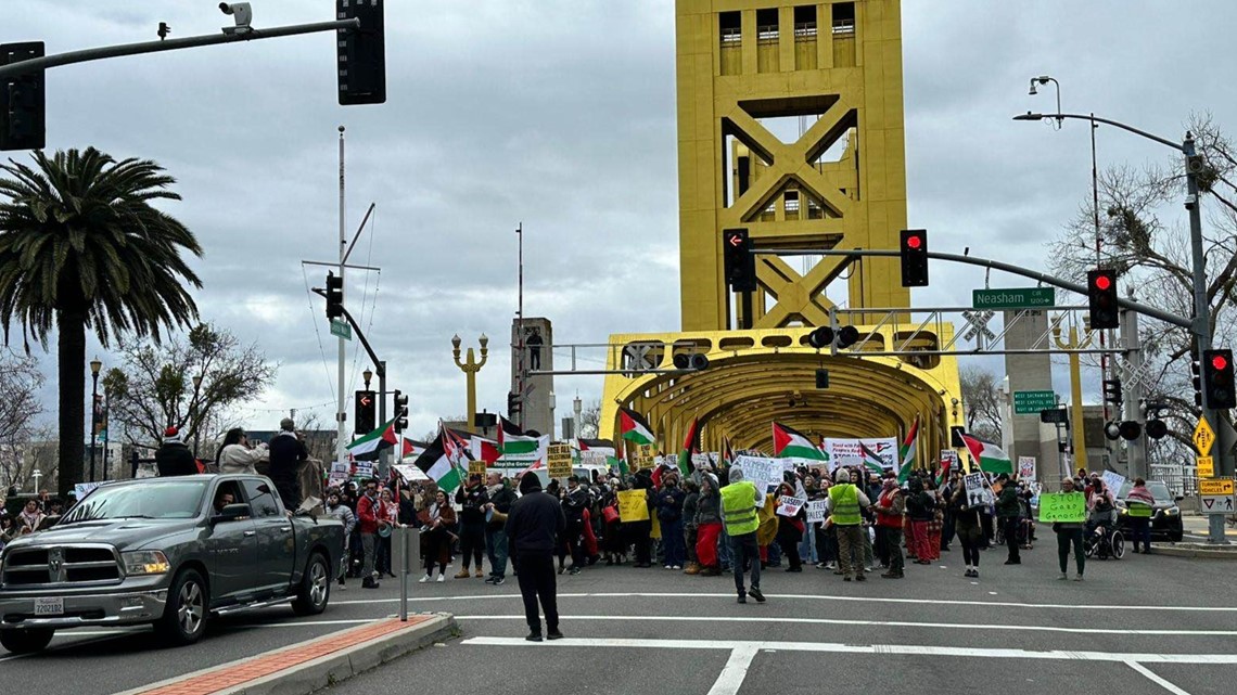 Saturday protest shuts down Tower Bridge | abc10.com