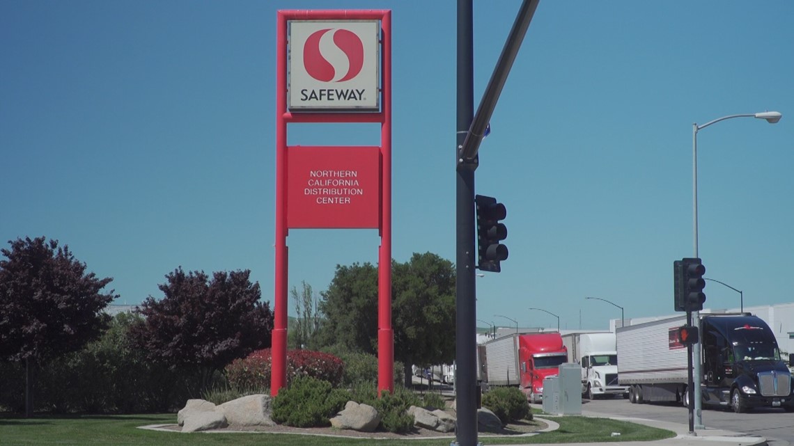 California Safeway distribution center worker dies from COVID-19 ...