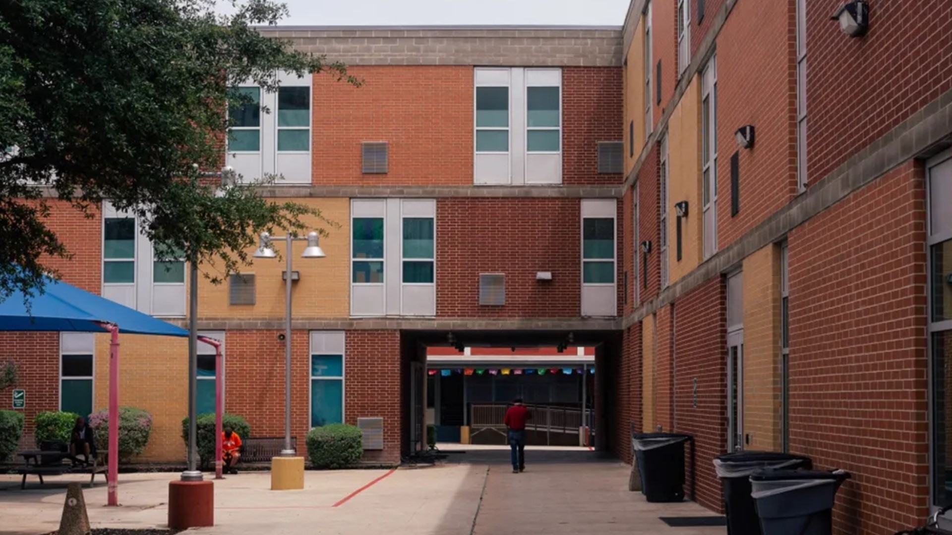 California wants to replicate a Texas city homeless shelter | abc10.com