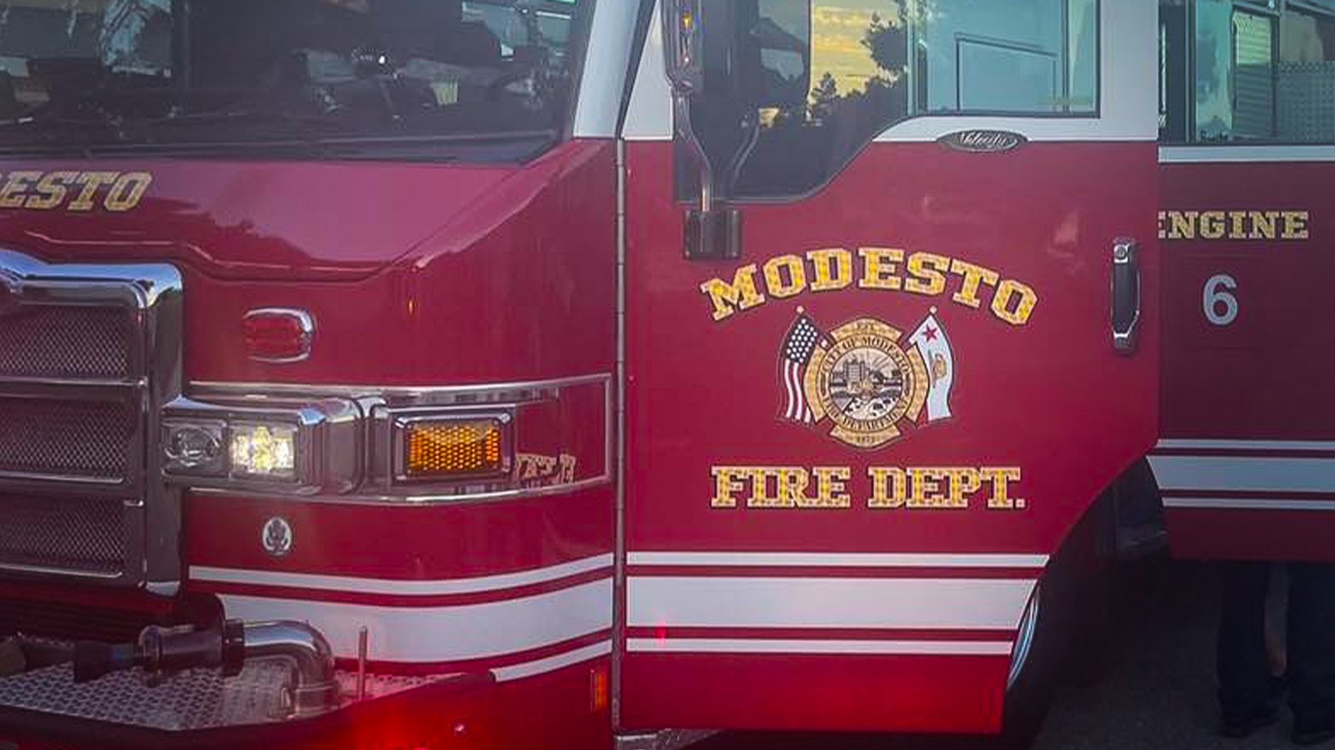 Elderly resident dies in Modesto two-story house fire | abc10.com
