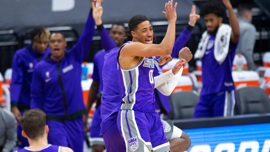 First-round pick Tyrese Haliburton leads Kings past Nuggets | abc10.com