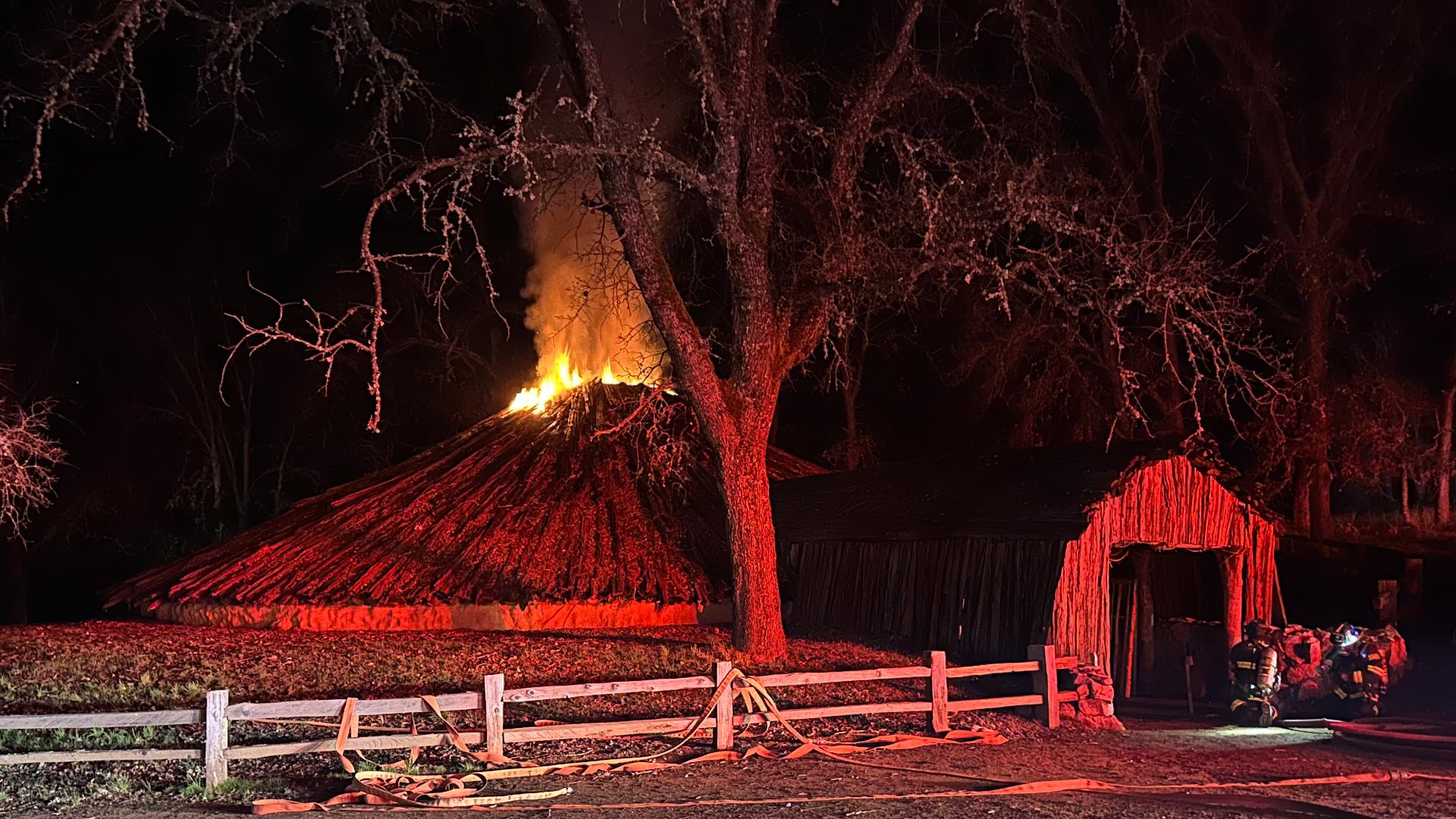 Indian Grinding Rock Fire: Chaw'se Roundhouse damaged during ceremony ...