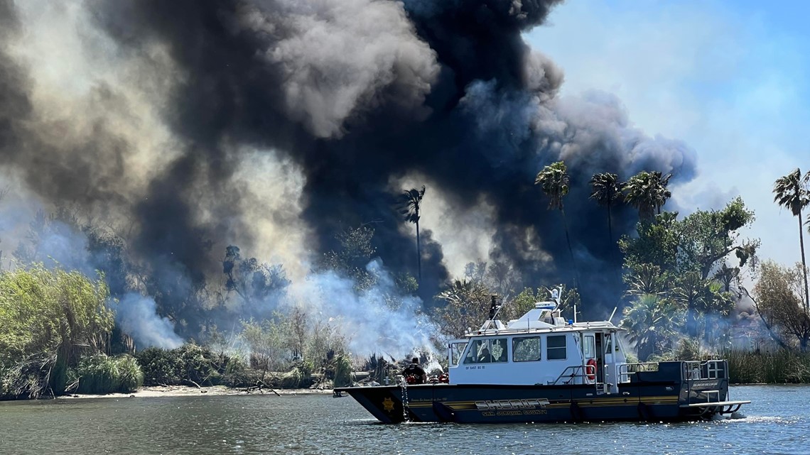 Fire in San Joaquin County: Lost Isle Resort firefight underway | abc10.com