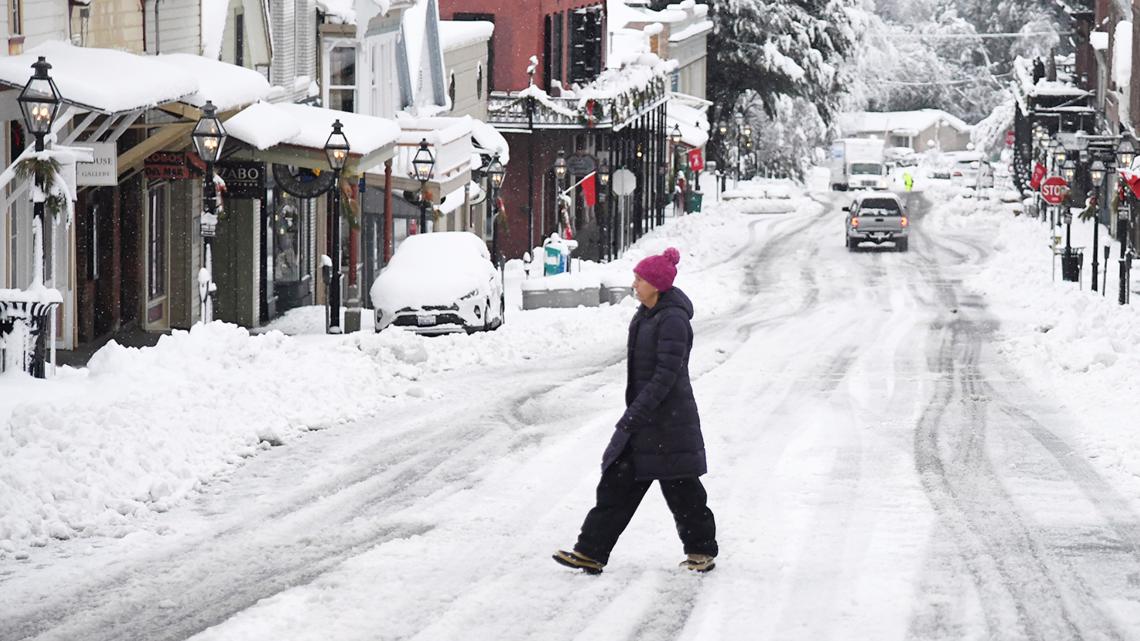 Chilly weekend the Sierra forecasted PG&E customers powerless | abc10.com