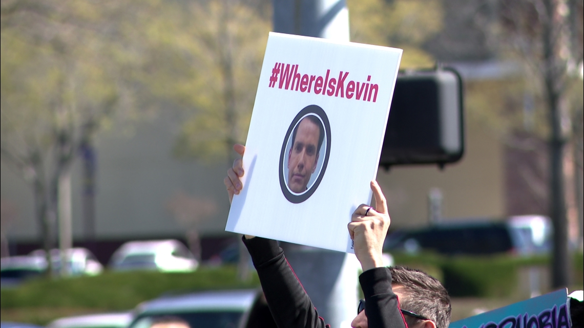 Rep. Kiley's constituents call for town hall meetings | abc10.com