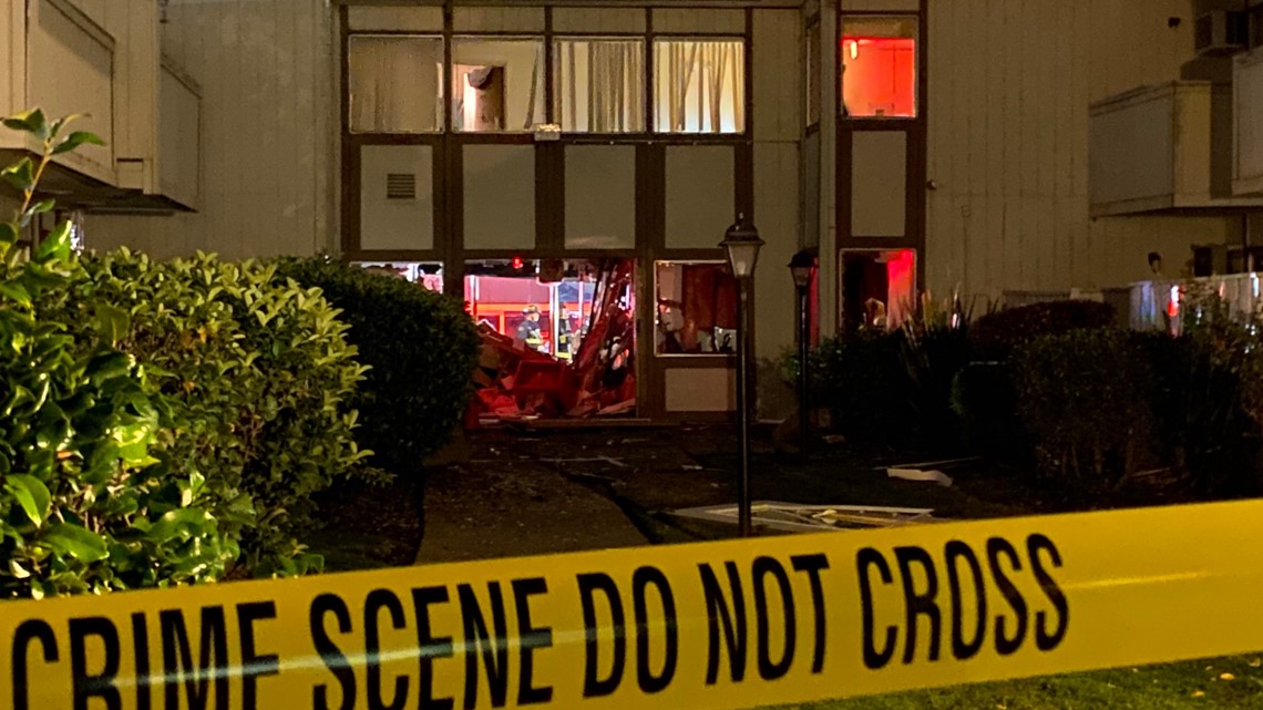 Stockton fire crews respond to explosion at apartments | abc10.com