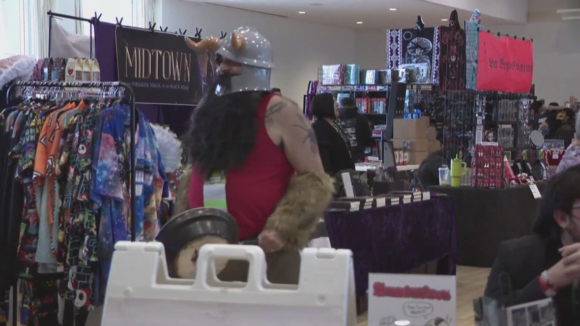 Thousands attend Verse Con as Sacramento comic company hosts growing ...