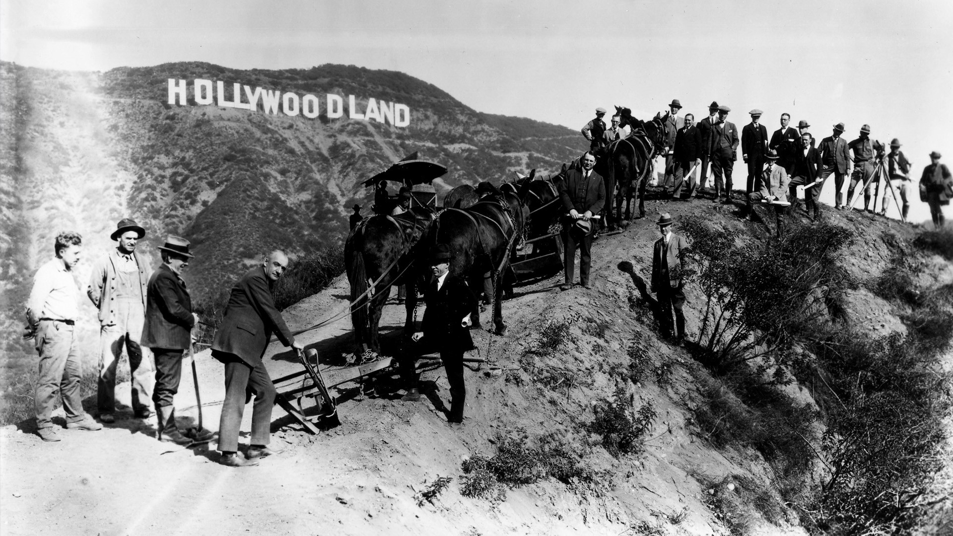 The many facelifts of the Hollywood sign | abc10.com
